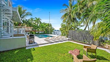 Villa | 6 quartos, secretária, internet de alta velocidade