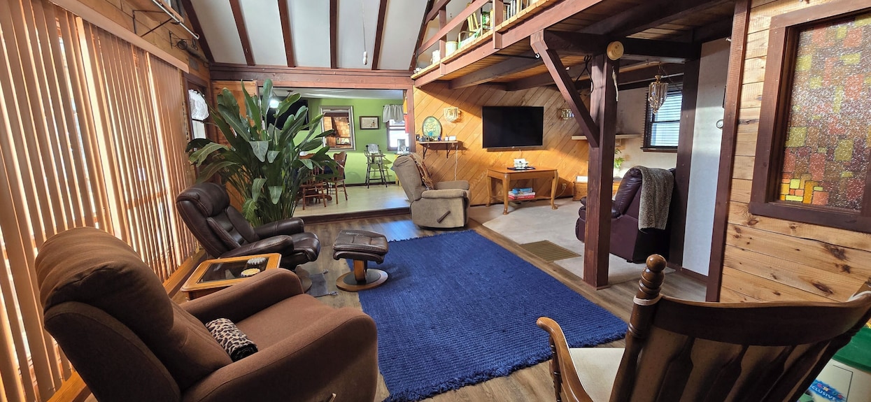 Charming Rustic, Family Friendly Farmhouse\nnear Detroit Lakes - 4 Beds Available - ミネソタ州