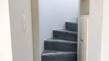 Apartamento, 2 quartos, varanda, vista para o mar | Comodidade do quarto