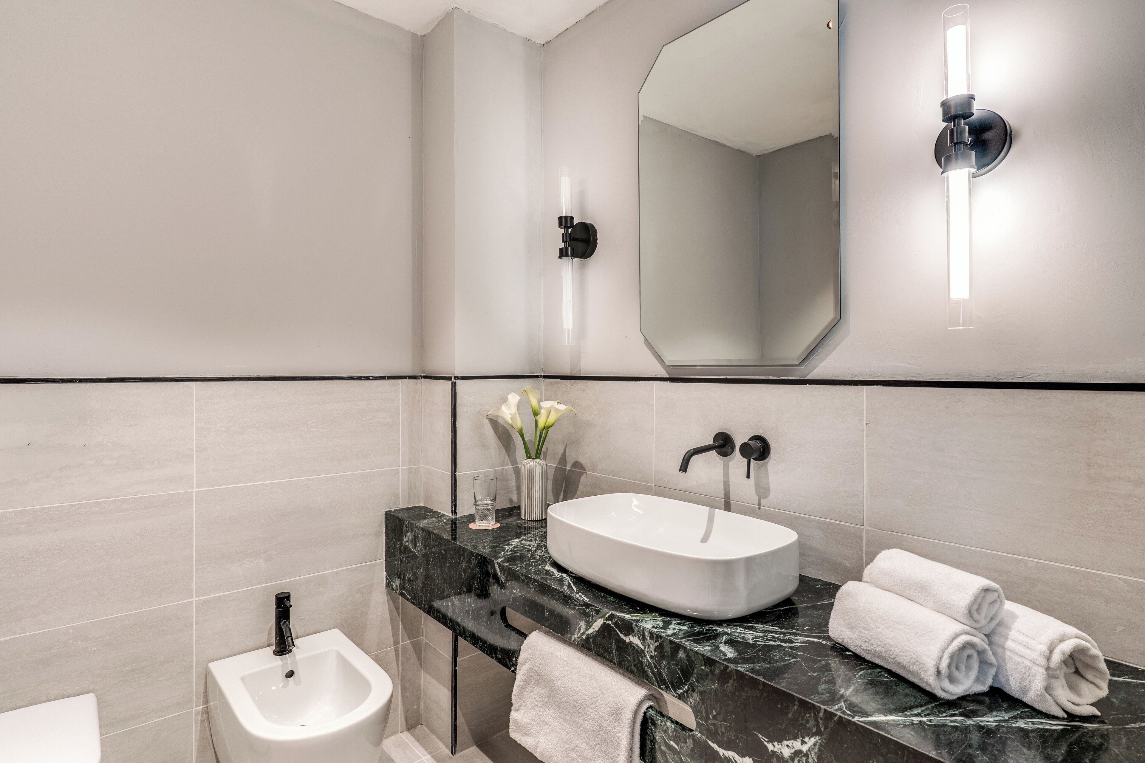 Minibar, cofre no quarto, ferro/tábua de engomar, Wi-fi grátis 