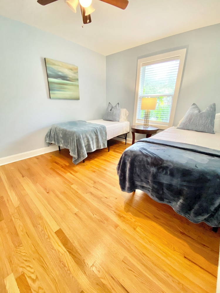 Coastal Comfort in Charleston - Family + Pet Friendly - Central ...