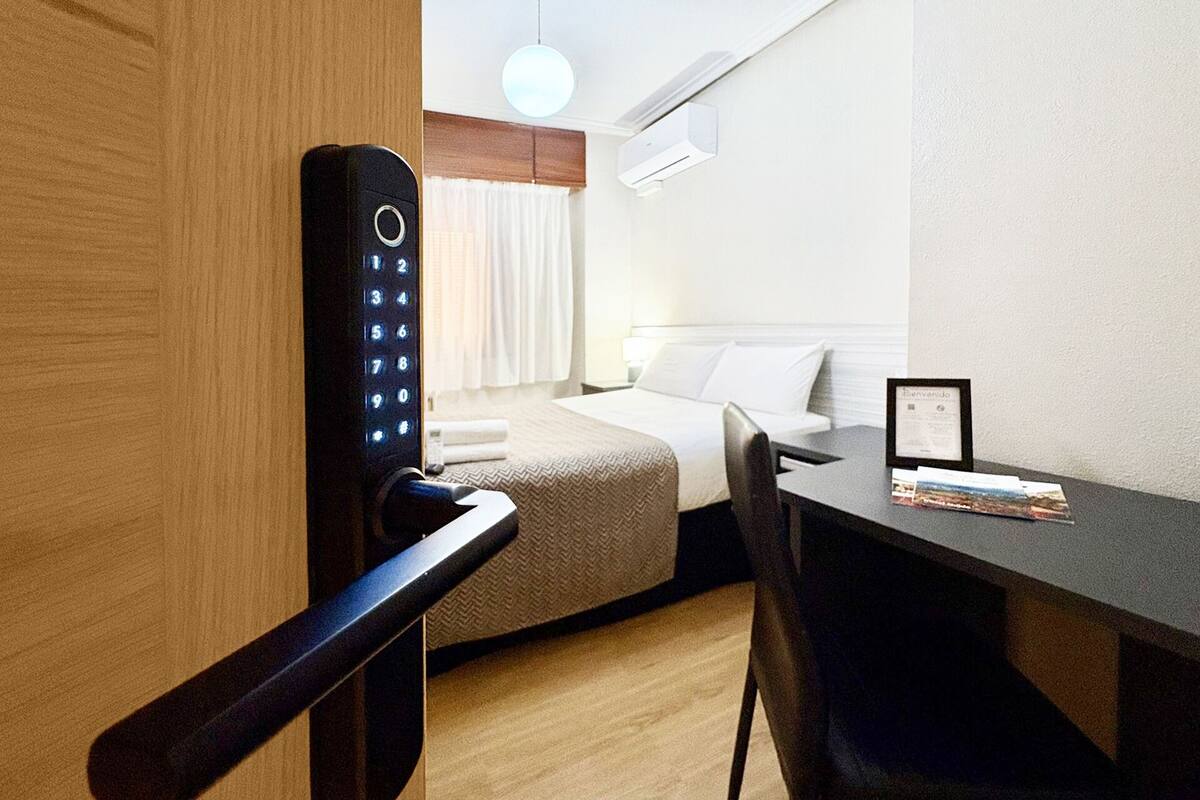 Quarto casal econômico, para não fumantes | Wi-Fi de cortesia