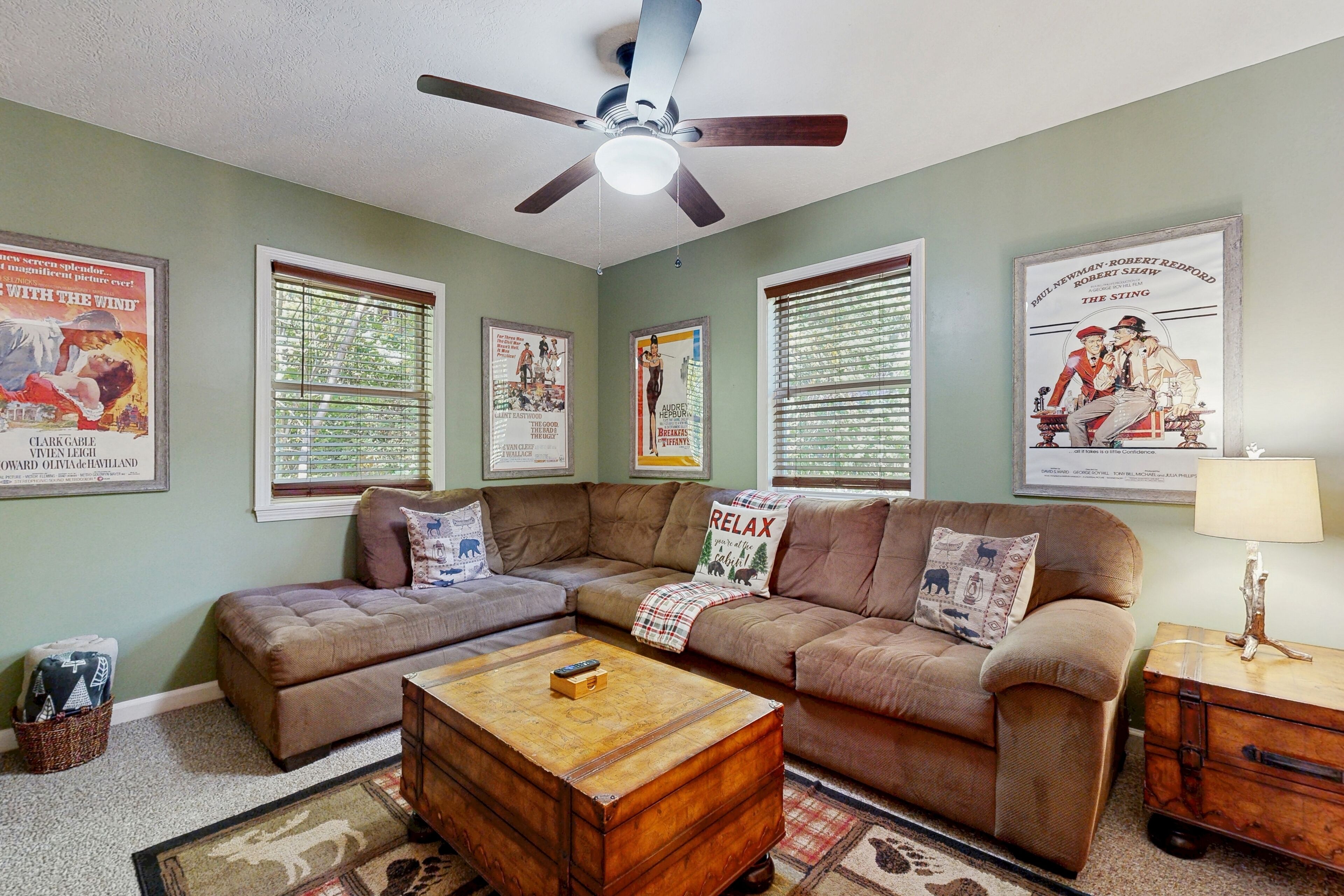 Mountain-view Maggie Valley Retreat With Hot Tub, Game Room & Cozy Charm - Maggie Valley, NC