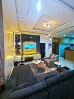 Apartamento, varanda, Vista para a cidade | Sala de estar