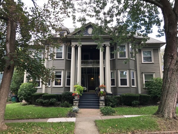 Huntington Manor - Buffalo, NY