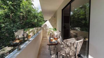 Apartamento, 1 quarto, vista para o jardim | Varanda