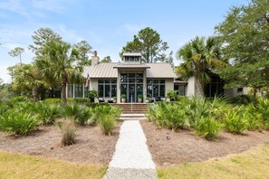 Stylish Cottage with Screen Porch & River Views Reviews, Deals & Photos ...