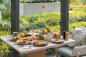 Pequeno-almoço tipo buffet diário (158 CNY por pessoa)