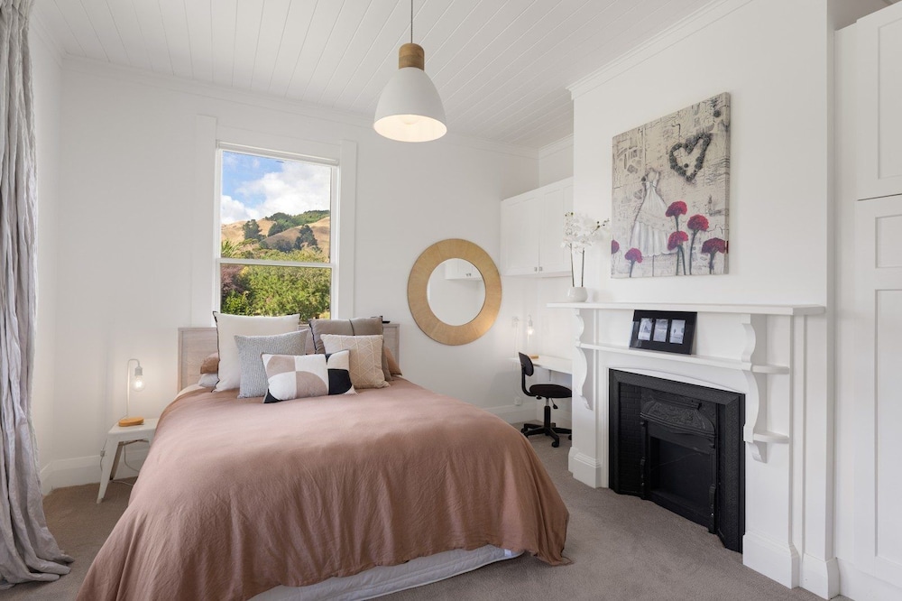 Te Horo Haven - spacious 4 Bedroom Villa with Pool, Spa and great ...