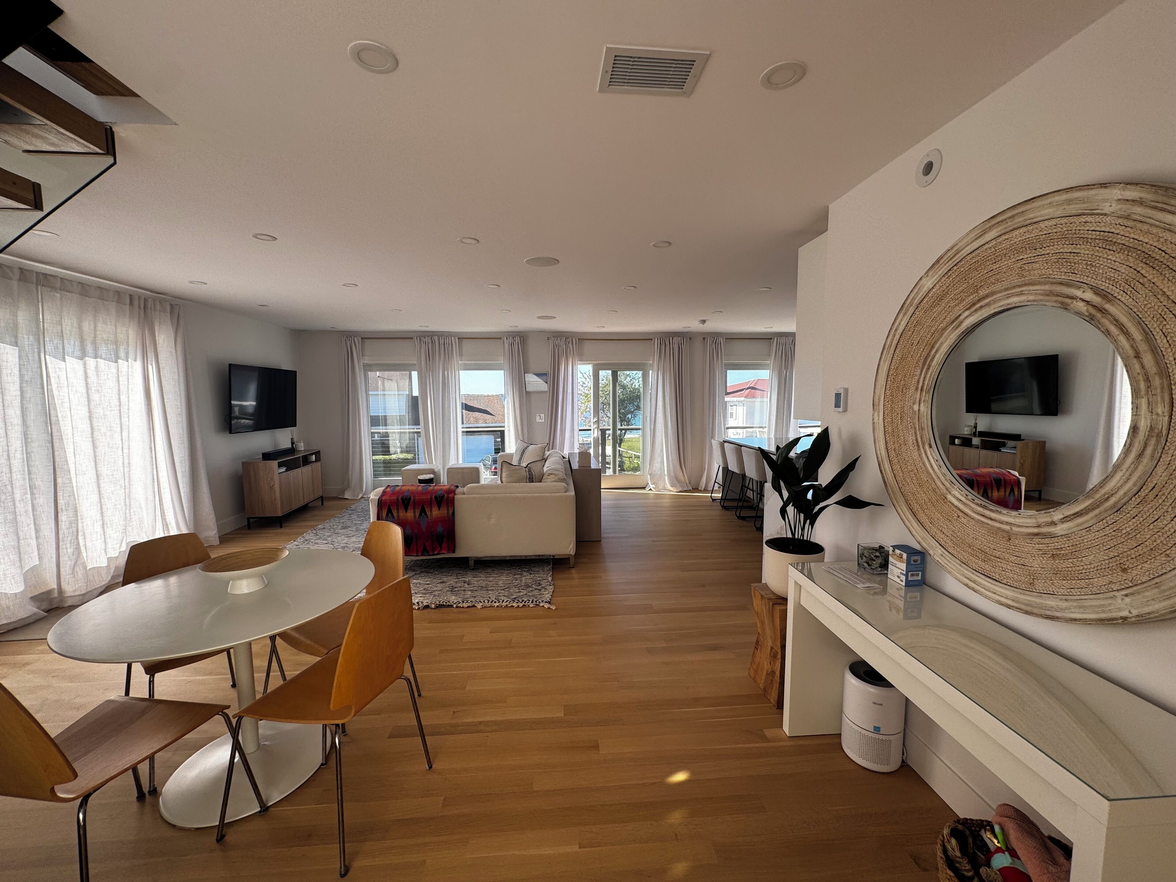 Beachside Coastal Retreat: Breathtaking Views - Beverly, MA