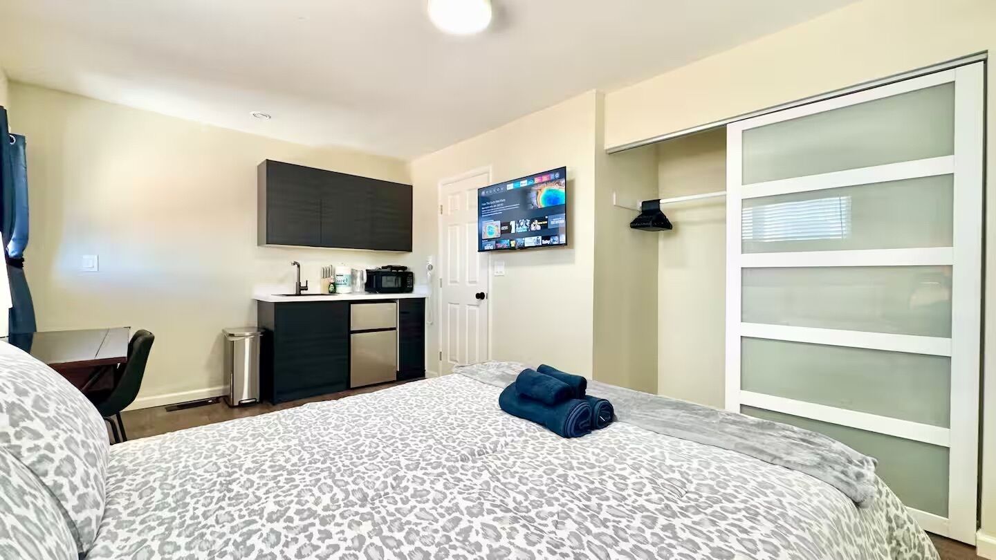 Remodeled Spanish Bungalow Suite  Short Walk To Sjsu + Parking - San Jose, CA