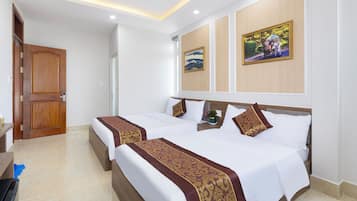 Quarto Quádruplo Superior | Secretária, cortinas/cortinados opacos, Wi-fi grátis