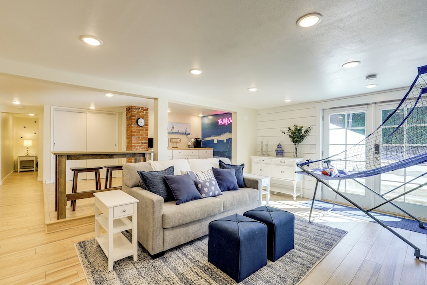 Walk To Dtwn Camas! Updated Home W/ Game Room - Troutdale, OR