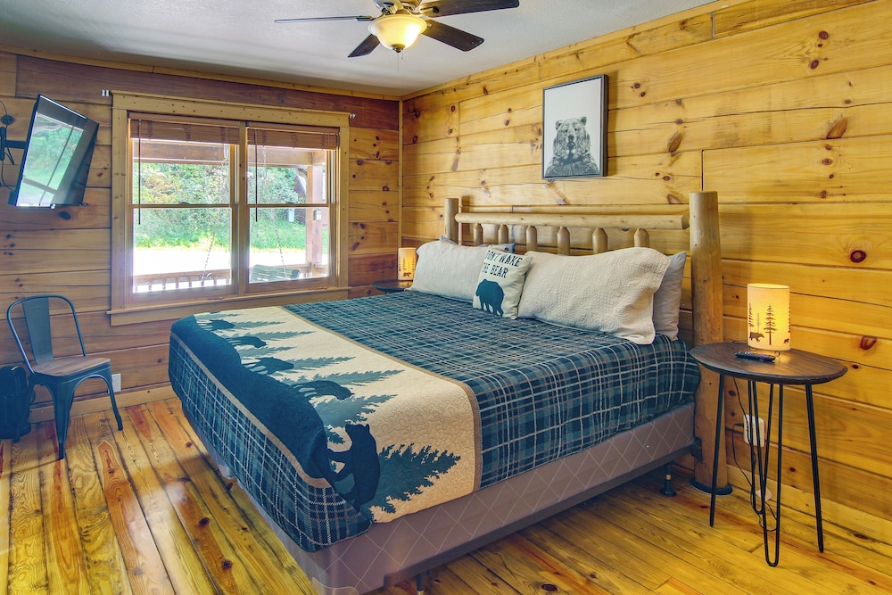 Ski & Hike: Mars Hill Mountaintop Cabin w/ Views - Wolf Laurel | Vrbo