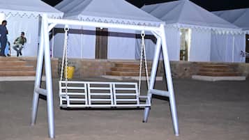 Tenda Premium, varanda, vista deserto | Secretária