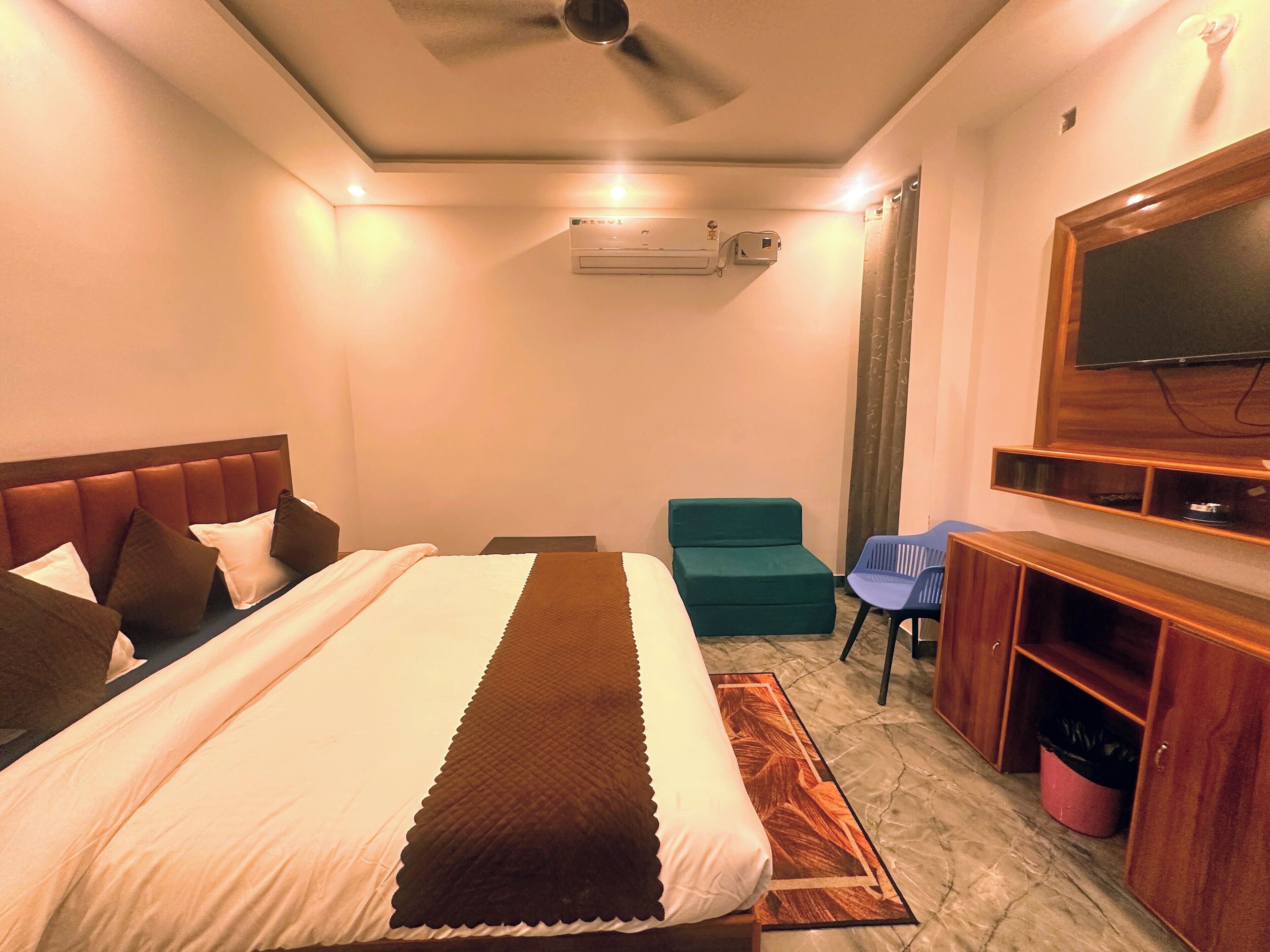 Quarto Twin Deluxe, vista para a colina | Wi-fi grátis 