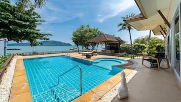 Piscina exterior