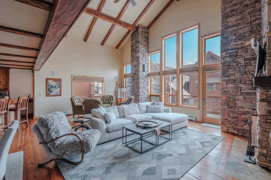Ski-in/ski-out Luxury Chalet At Big Sky Resort - Montana