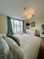 Quarto casal ou duplo standard, suíte, vista para o mar