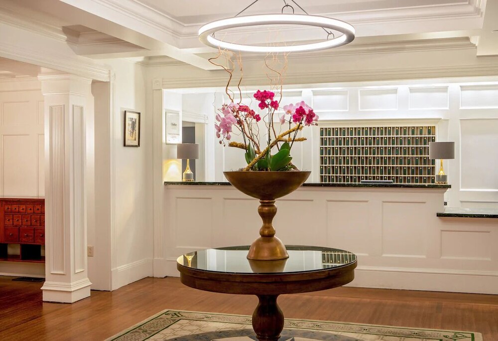 Spa, Golf & Mountain Trails: Stylish Getaway Near Manchester VT Reviews ...