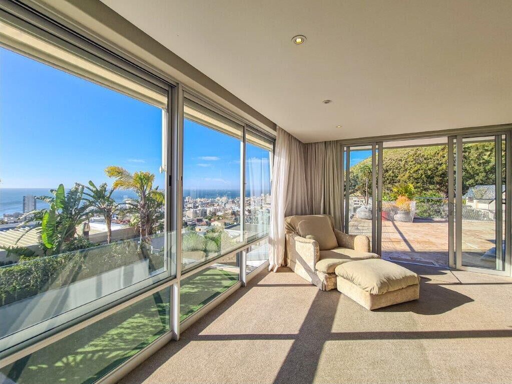 Villa Disdant , Fresnaye , Cape Town - Camps Bay