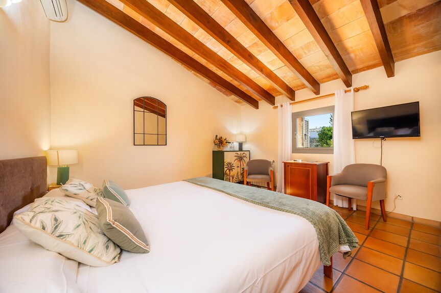 Triple Room With Shared Pool, Wi-fi, And Air Conditioning - Mallorca