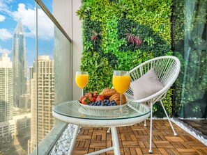 New 1BR | Burj Khalifa Infinity Pool | Dubai Mall Reviews, Deals ...