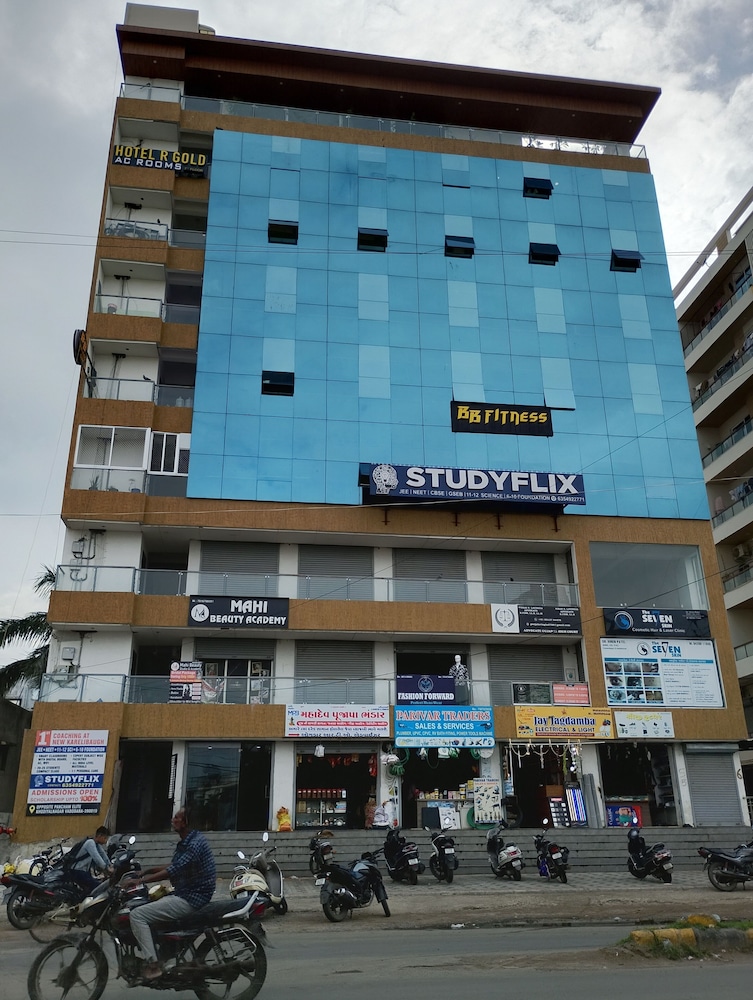 Hotel R Gold - Vadodara
