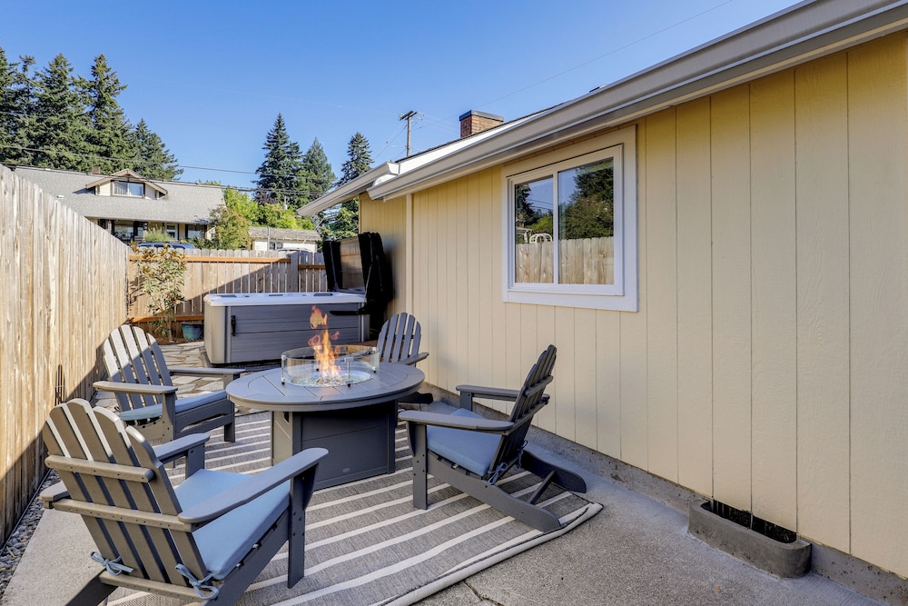 Walk To Dtwn Camas! Updated Home W/ Game Room - Washougal