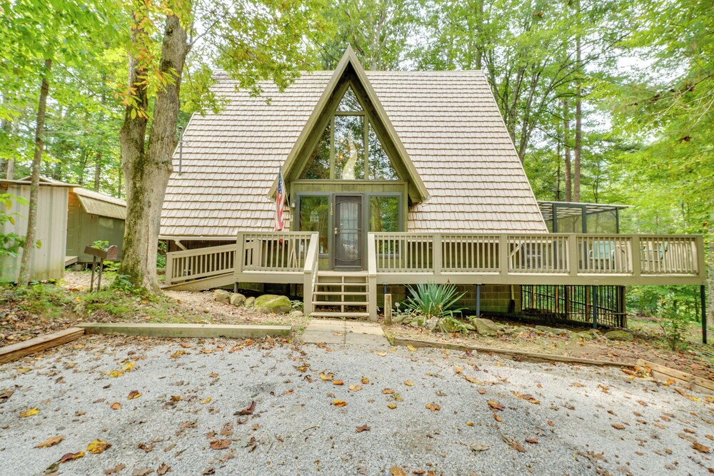 Bear Essentials: 2 Mi To Smoky Mtns Natl Park - Walland, TN