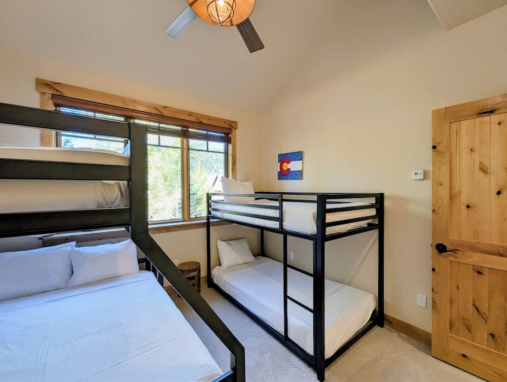 Fall Specials | Near Trails, Deck + Pool & Hot Tub - Keystone | Vrbo