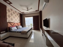 Apartamento de Luxo, Vista para a cidade | Cortinas/cortinados opacos, quartos insonorizados 