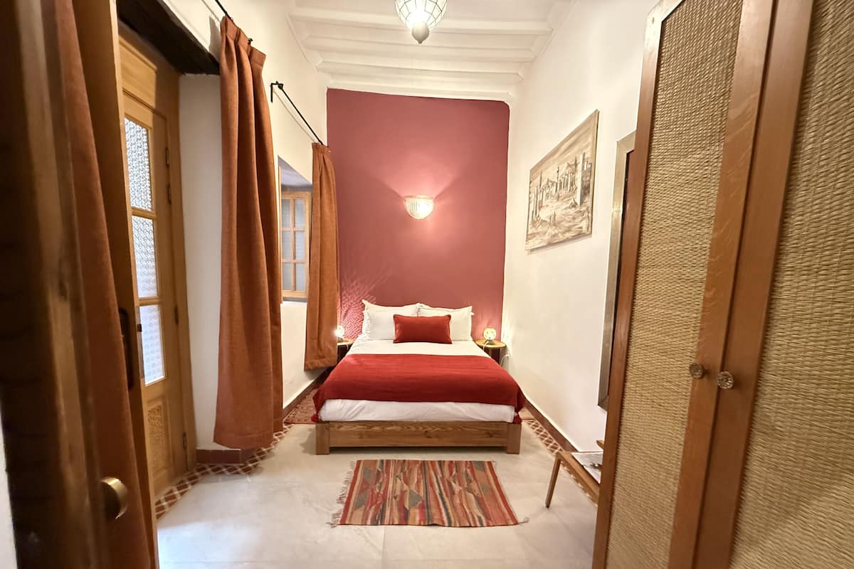 Quarto | Cofres nos quartos, cortinas blackout, Wi-Fi de cortesia, roupa de cama