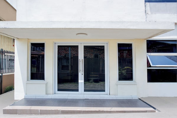 Oyo 94806 Kostel 97 - Palembang