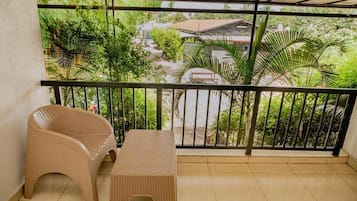 Quarto Básico, 1 quarto, varanda, vista para o jardim | Varanda