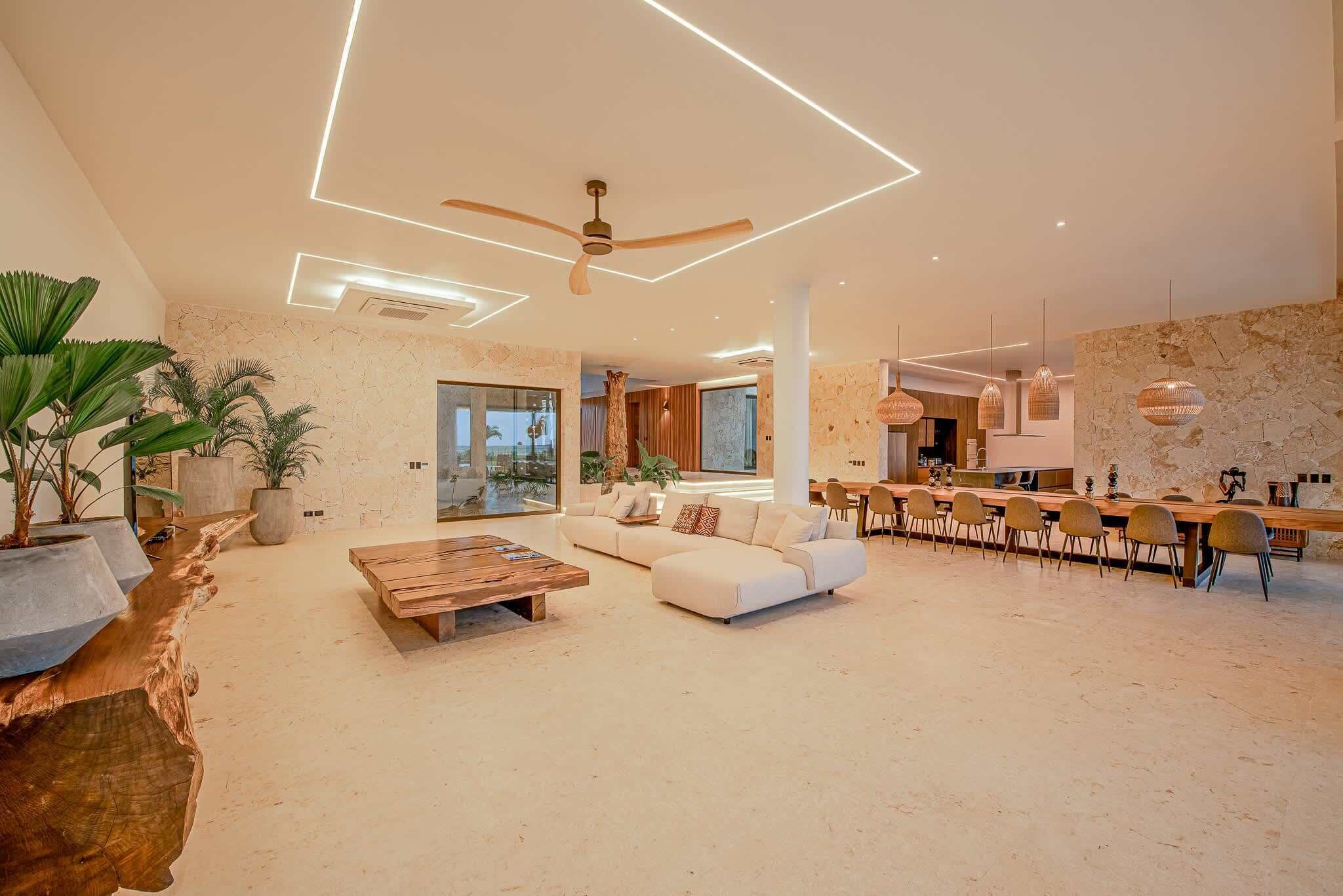 Luxury 9br Beachfront Stunner With Private Pool - Caribbean
