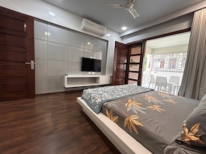 Apartamento de Luxo, vista para a colina | Cortinas/cortinados opacos, quartos insonorizados
