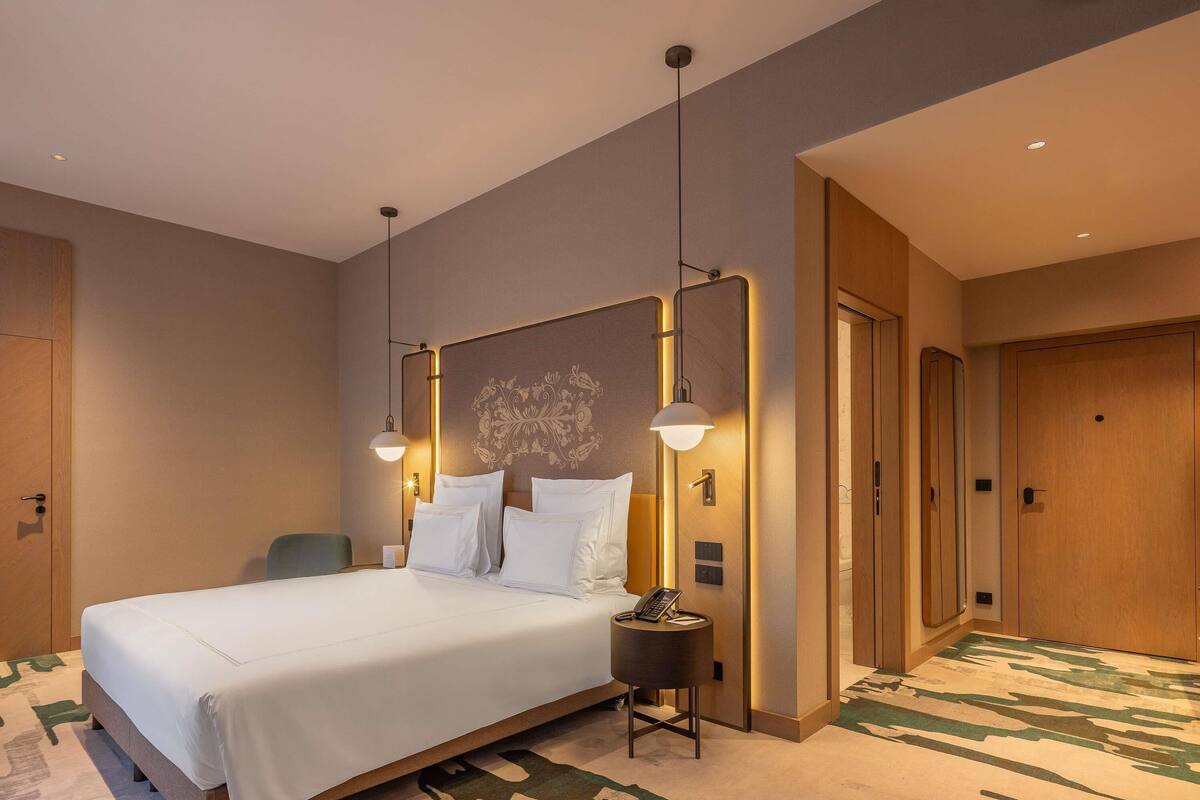 Swiss Advantage Room (Accessible) | Roupas de cama premium, frigobar, cofres nos quartos, escrivaninha