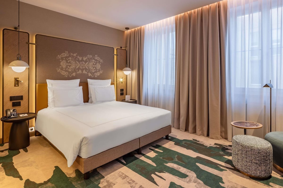 Swiss Advantage Room | Roupas de cama premium, frigobar, cofres nos quartos, escrivaninha