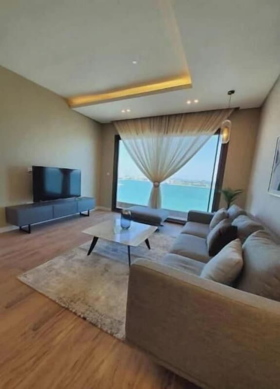 A Luxurious Sea View 1 Bedroom Apartment Unit 5 - Bahrain