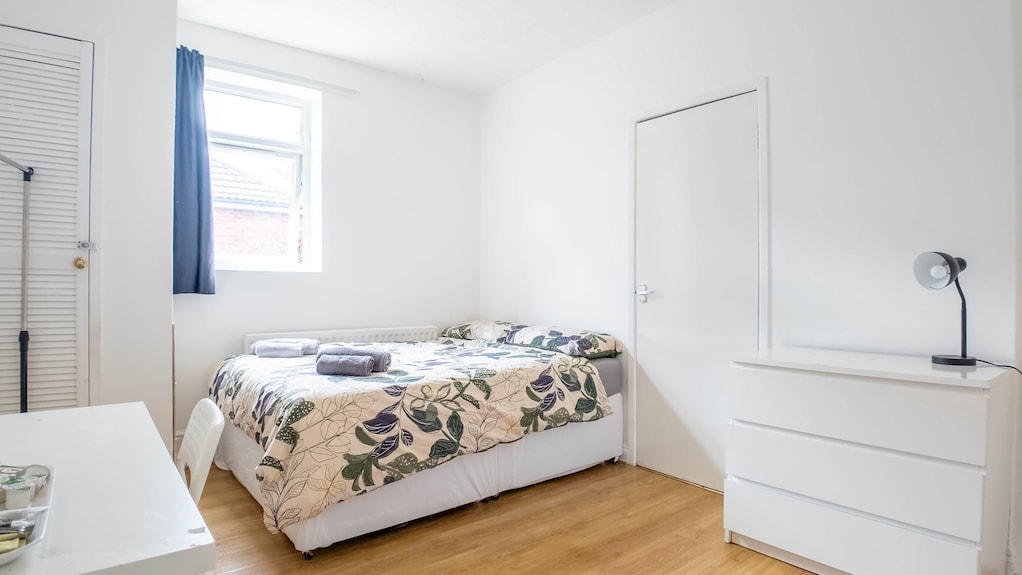 Pebbles Guest House Room 3 - Southampton