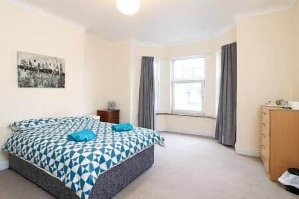 Darwin road guest house room 2 - Southampton | Vrbo