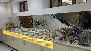 Pequeno-almoço tipo buffet diário incluído