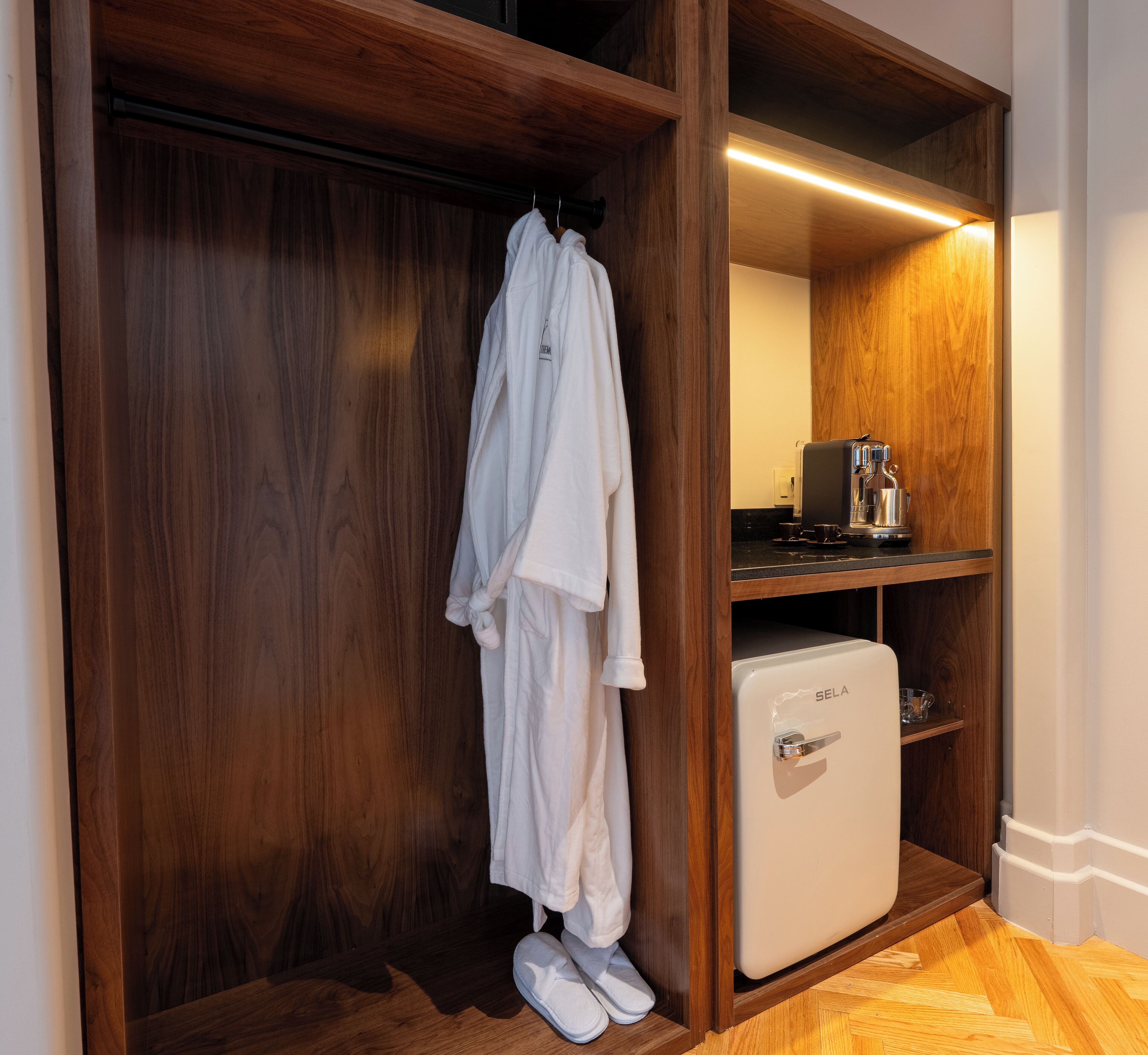 Cortinas/cortinados opacos, quartos insonorizados 