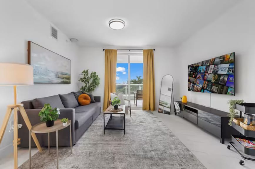 Resort Style Apt With Pool And Gym, With Pool, Near Beach, Nightlife & Casinos - Hollywood, FL