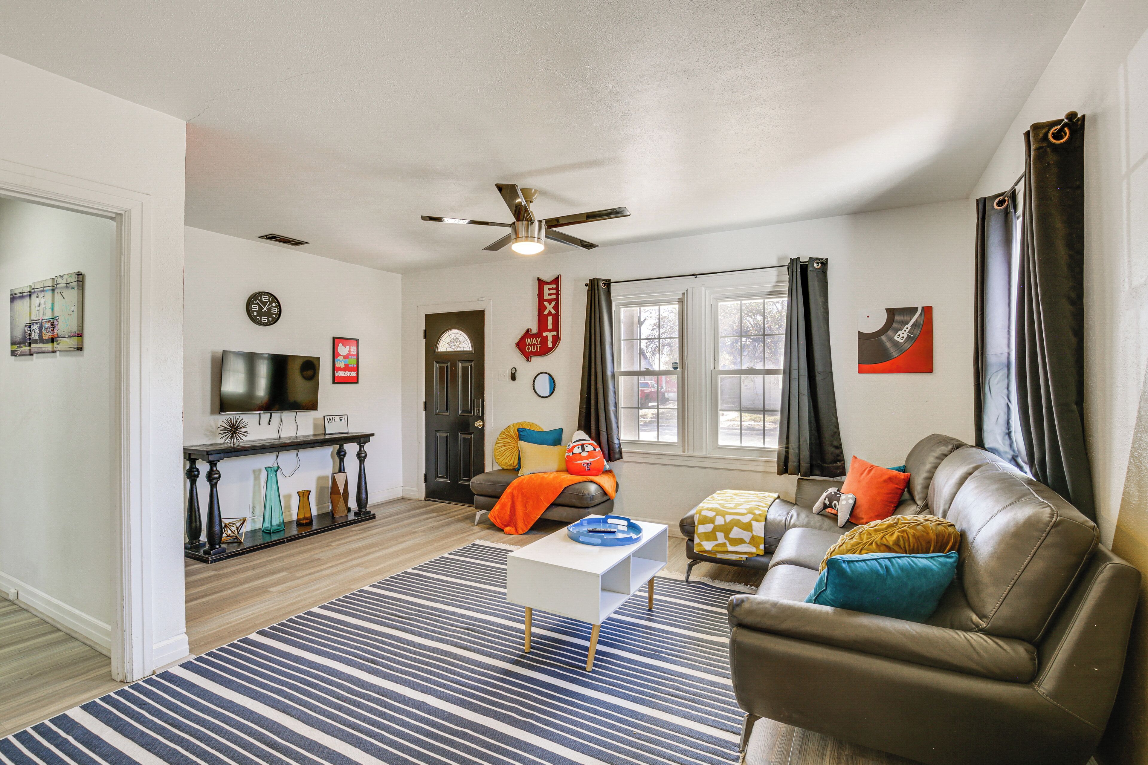 Time Machine: Games Galore In Lubbock Home By Ttu! - 러벅