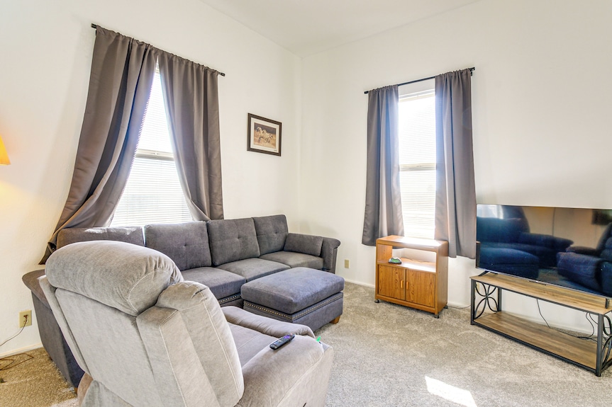 Walkable Location, Fenced Yard: Wickenburg Home! - Wickenburg, AZ