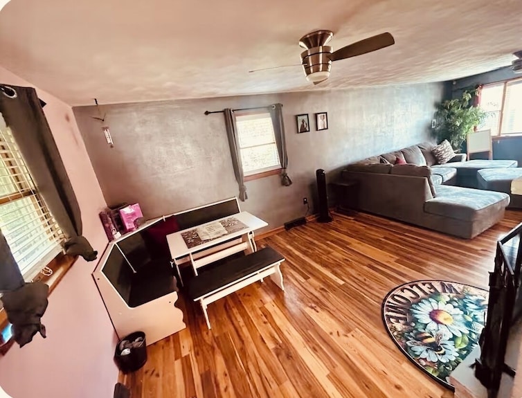 Single Family Home - Comfortable Three Bedroom -In Clarksburg - Bridgeport, WV