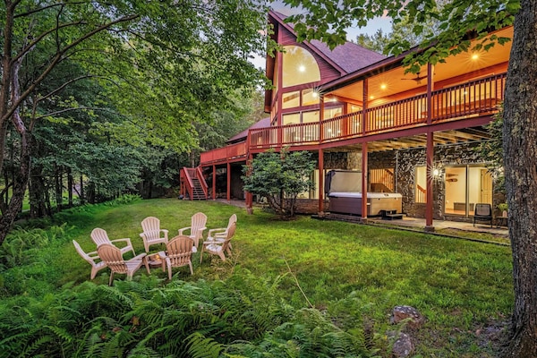 Lake Harmony Chalet W/ Hot Tub & Arcades Near Beaches, Ski & Trails Everpine Lodge By Avantstay - Pennsylvania