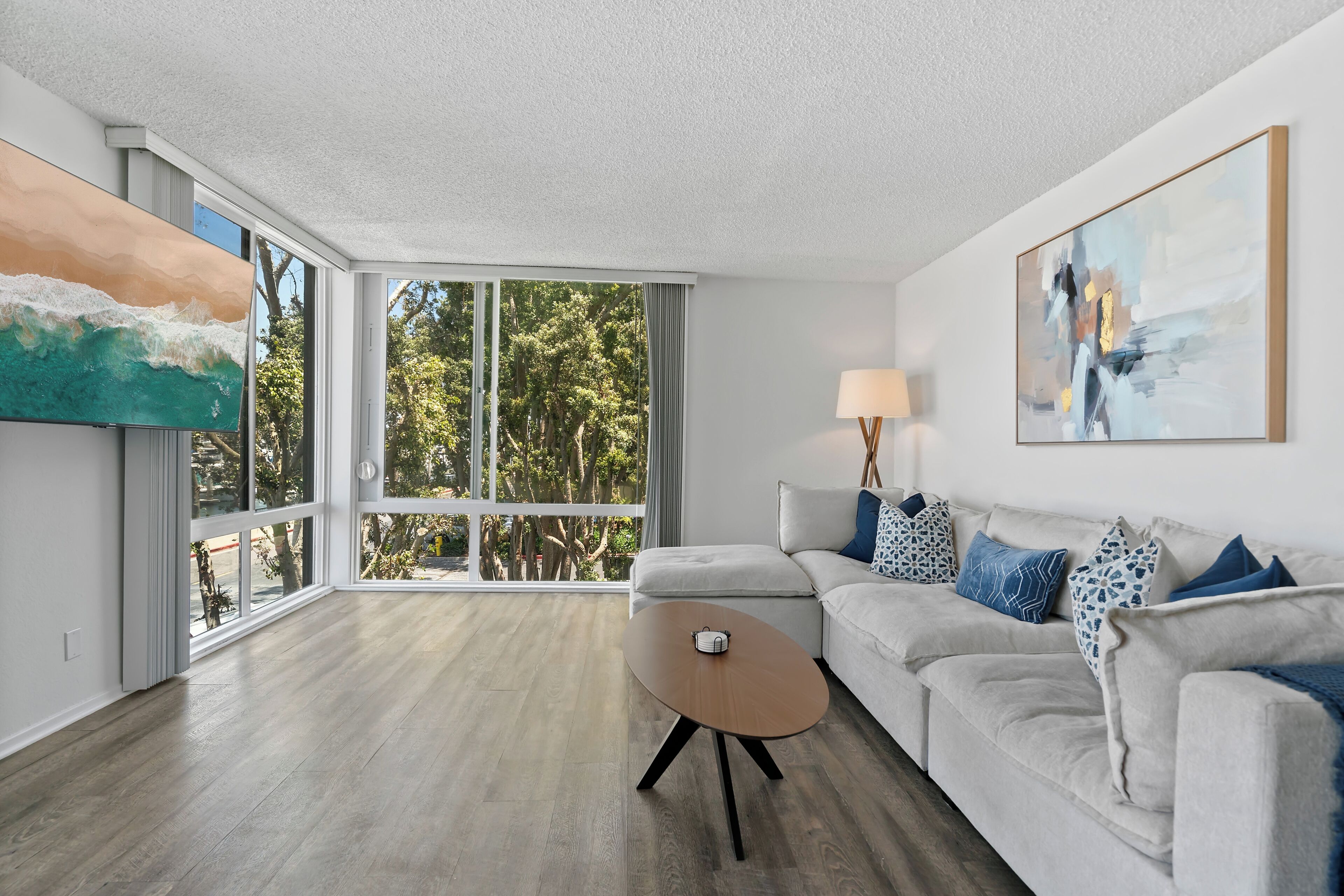 Waterfront Oasis! 1500 Sq Ft, Pool/hot Tub/gym, Modern 2br Full Marina View - Venice Beach, CA